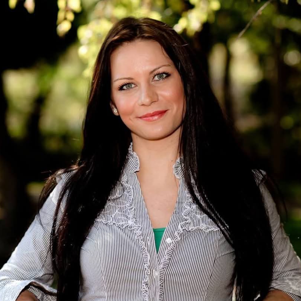Louise Redden - Century 21 Select Oroville
