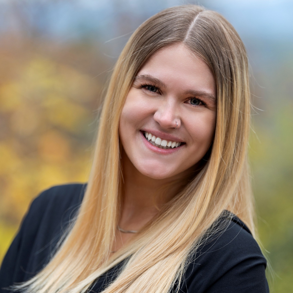Amy Schlater - CENTURY 21 Cornerstone La Barr