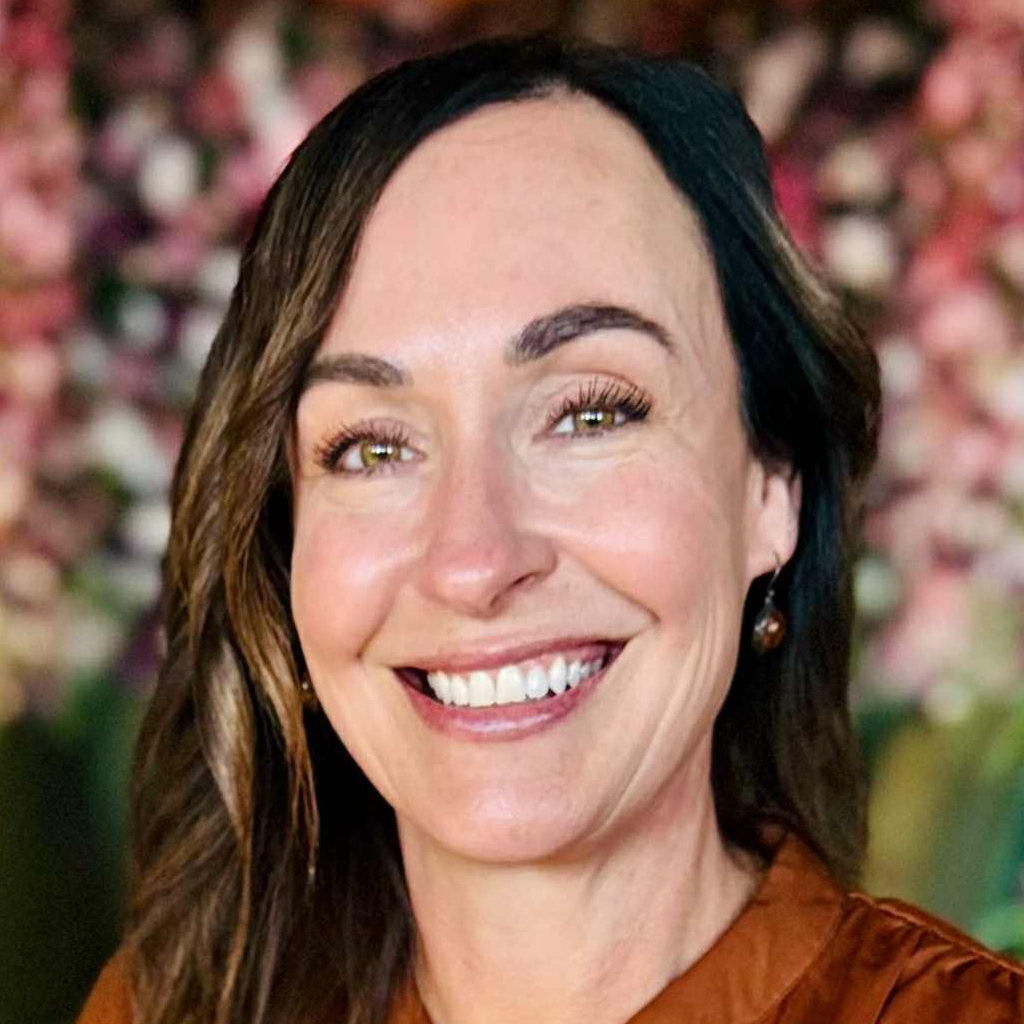 Jeanne Renee Lee - CENTURY 21 Cornerstone La Barr